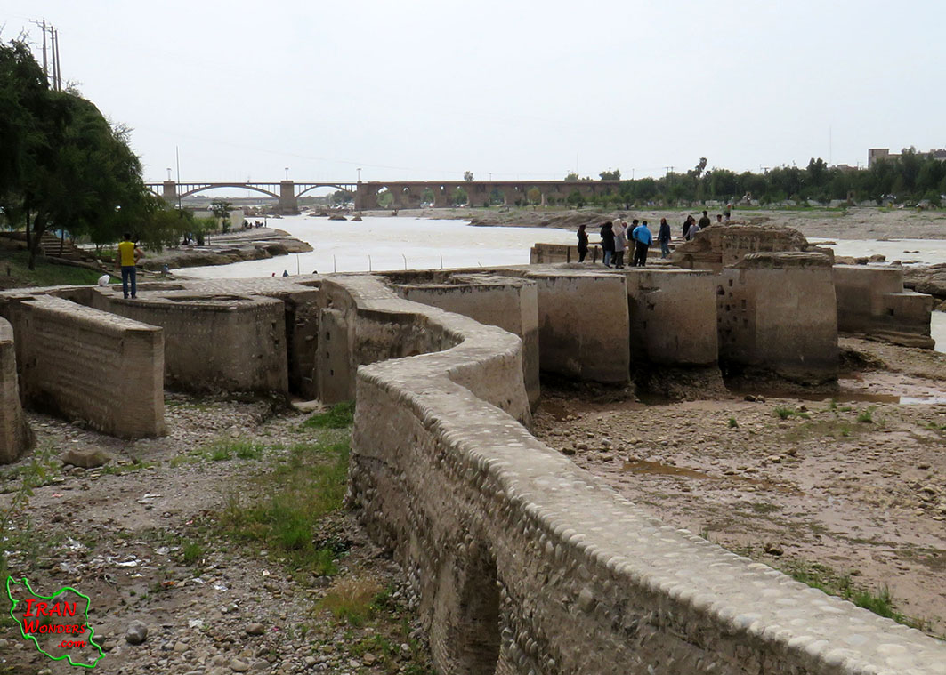 The story of Dezful (A city from the sunrise of the history)